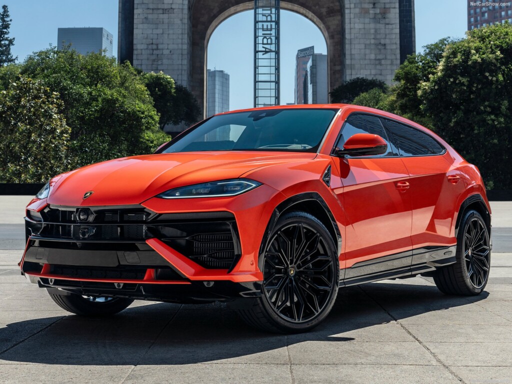 2025 Lamborghini Urus SE Review: Stunning Hybrid Luxury SUV With ...
