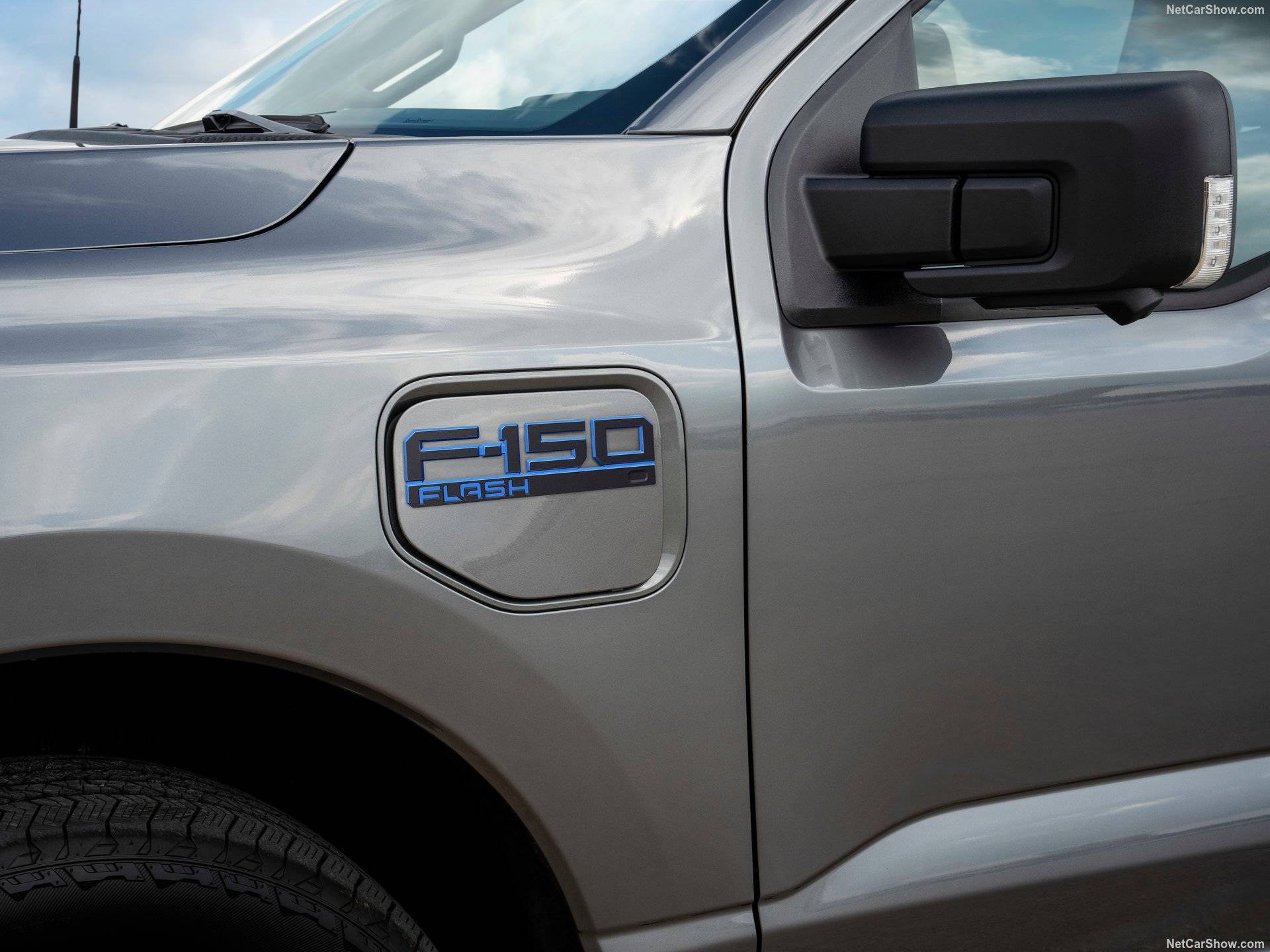 2025 Ford F-150 Lightning Flash Review: Power, Performance & Technology ...