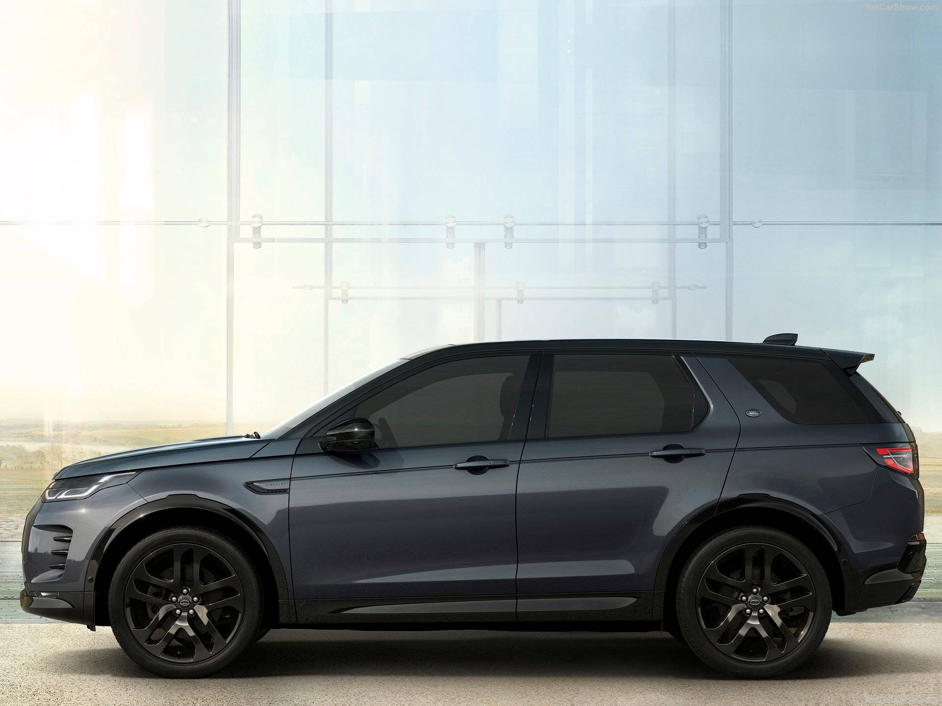 2025 Land Rover Discovery & Discovery Sport Review: Powerful SUV With ...